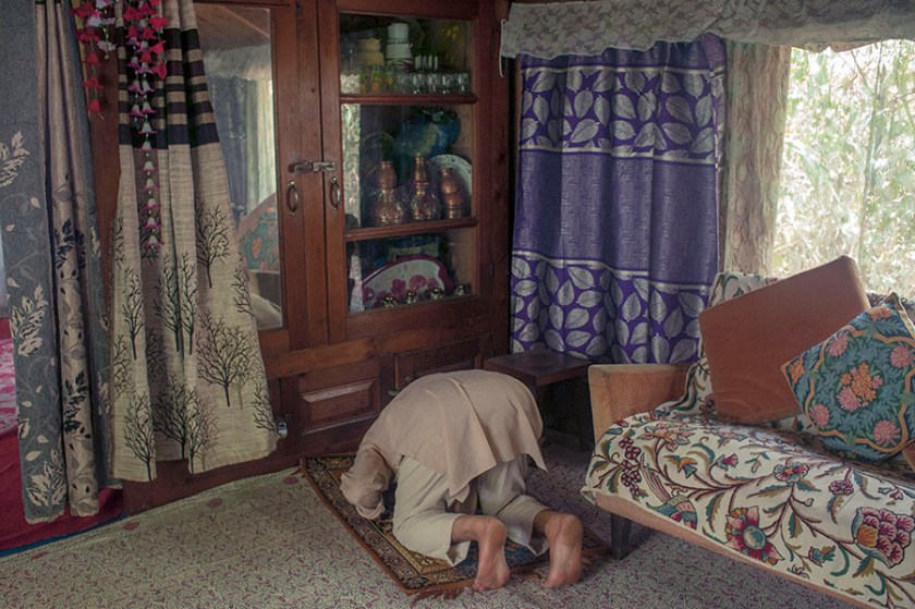 About Kashmir, A Tale of Keepers and Rowing a Shikara to a Friend’s ...