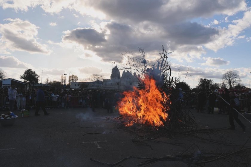 A Brief Visual History Of the Oldest Indian Festival of Colour and ...